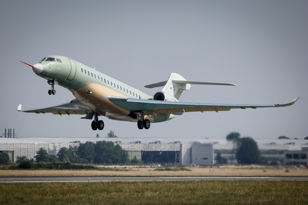 Premier vol du Dassault Falcon 10X - Médias - AeroWeb-fr.net